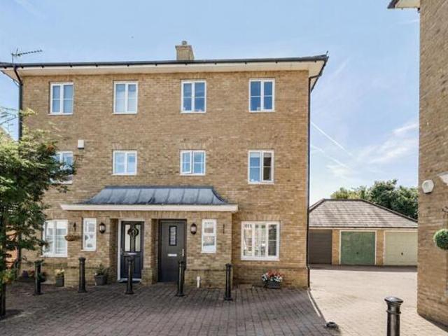 4 Bedroom House Sawbridgeworth Hertfordshire 101797125