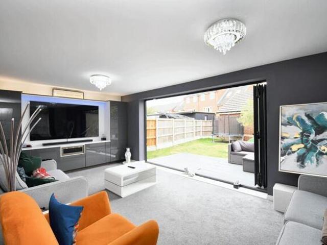 4 Bedroom House Salford Salford LS99161852