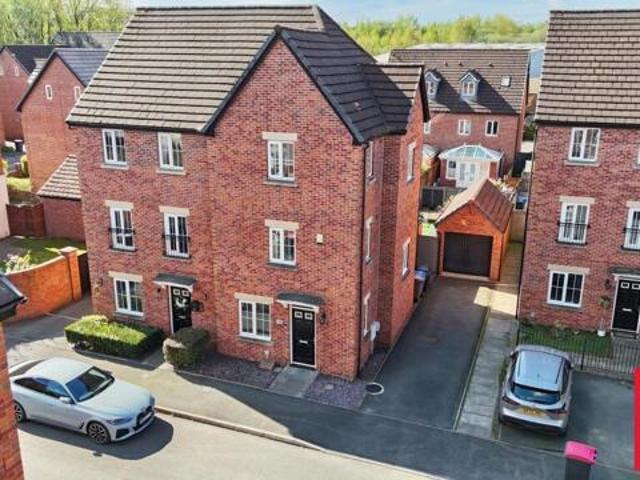 4 Bedroom House Salford Salford 101674927