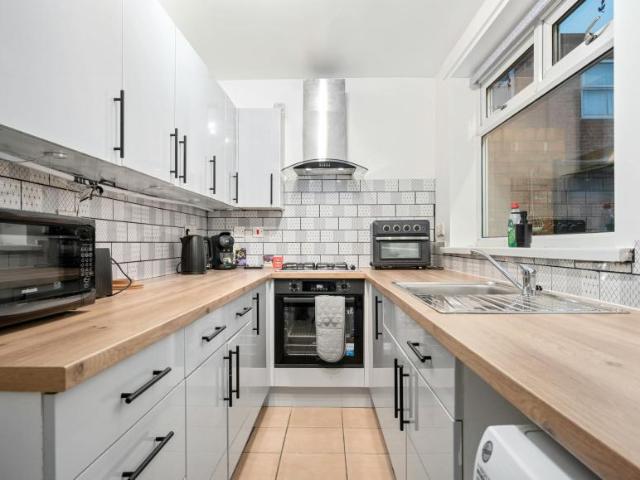 4 Bedroom House Salford Salford 99882590