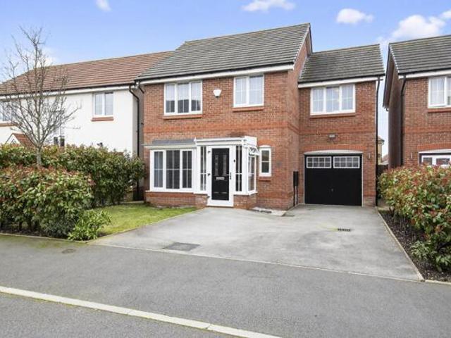 4 Bedroom House Sandwell Sandwell LS100366369