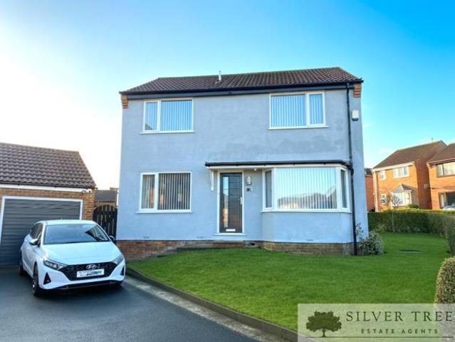 4 Bedroom House Scarborough North Yorkshire LS99436745