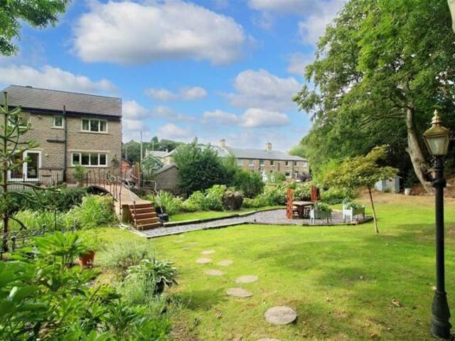 4 Bedroom House Scissett Scissett 99029506