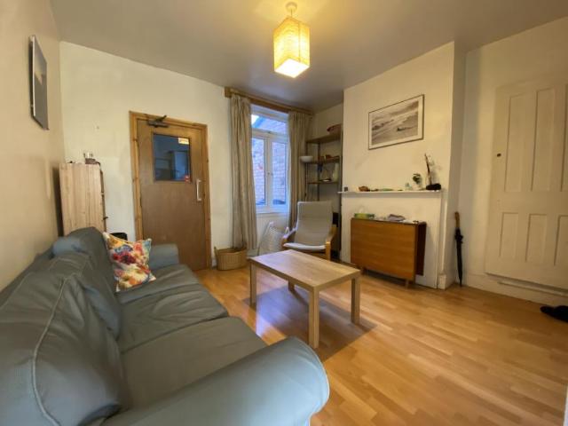 4 Bedroom House Selly Oak West Midlands 98286492