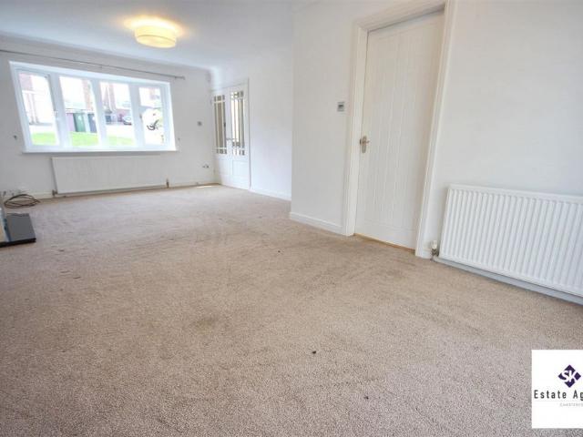 4 Bedroom House Semi Detached To Let