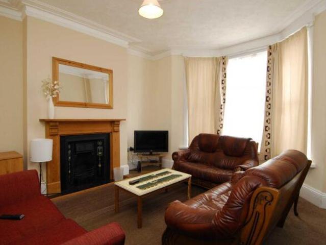 4 bedroom house share for rent in 19 Lipson Avenue, PL4