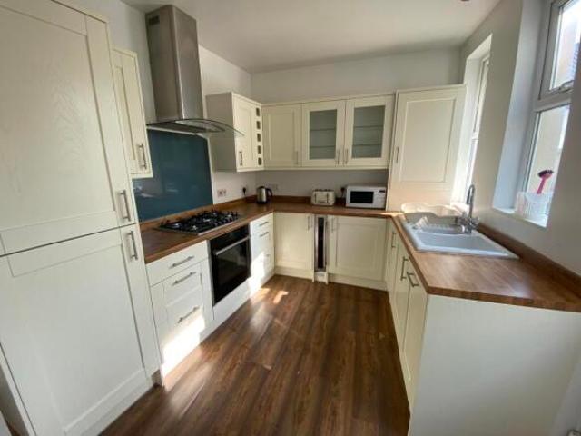 4 bedroom house share for rent in 32 Eton Place, PL1