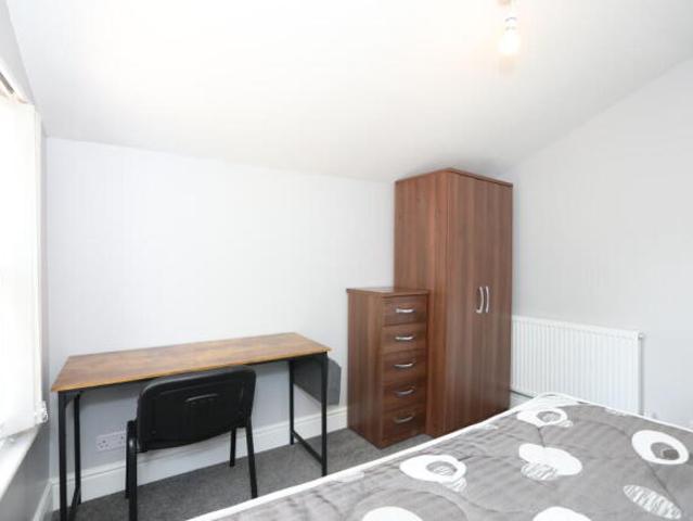 4 bedroom house share for rent in Chatsworth Road, Bristol, BS4 CWR9, BS4