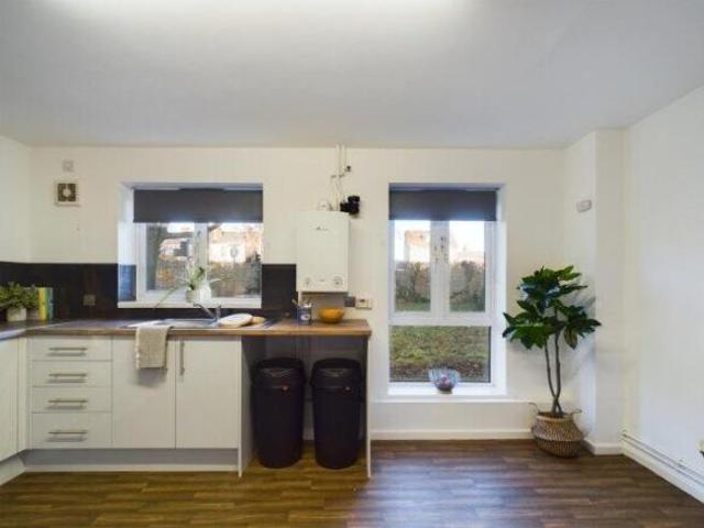 4 bedroom house share for rent in Brookside, DE1