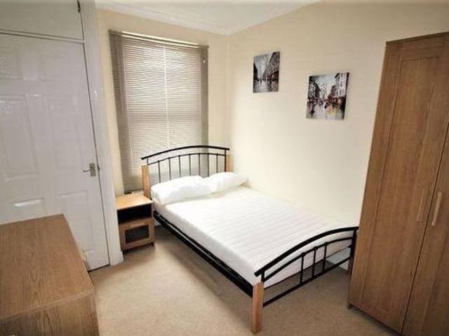 4 bedroom house share for rent in Double room to let fully furnished bills included Shelley Stree