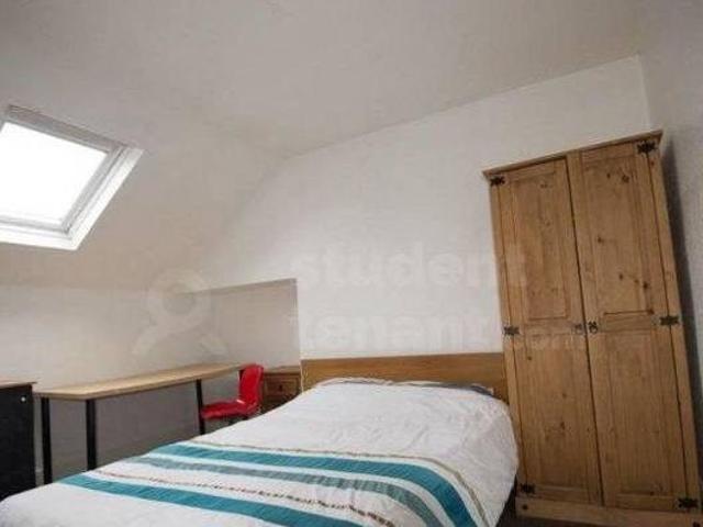 4 bedroom house share for rent in Fairfield Road SK17