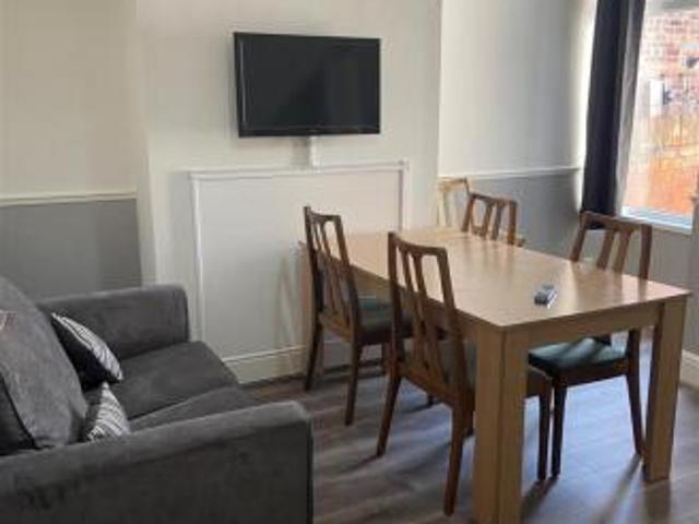 4 bedroom house share for rent in Falmouth Street, Hull, HU5