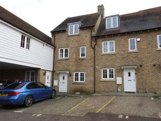 4 bedroom house share for rent in Flagstaff Court, Canterbury.