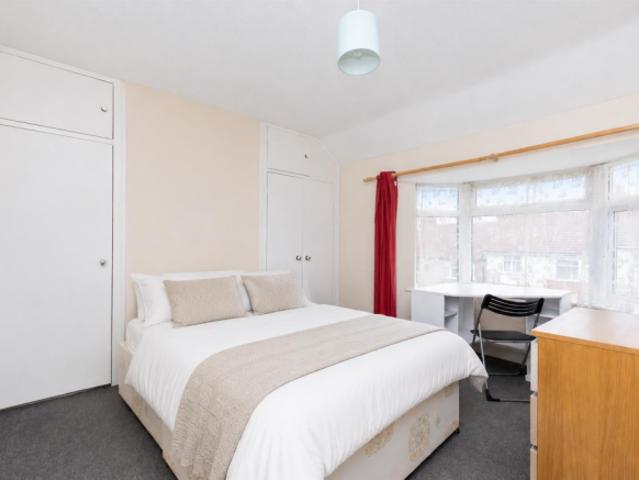 4 bedroom house share for rent in Kimberley Road, Brighton, BN2
