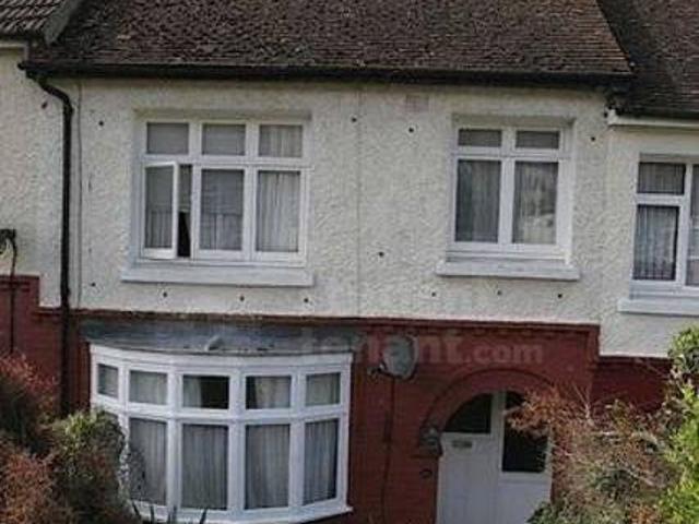 4 bedroom house share for rent in Howard Avenue ME1
