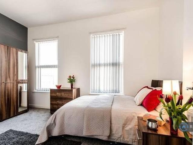 4 bedroom house share for rent in Hyde Road Denton Manchester M34