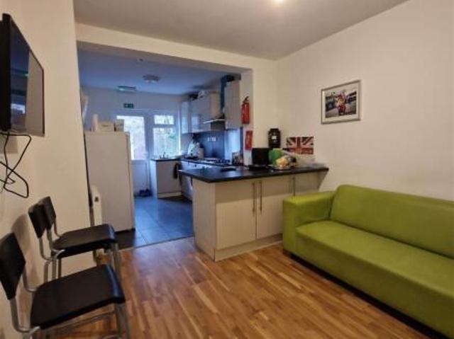 4 bedroom house share for rent in Old Lode Lane, Solihull, B92