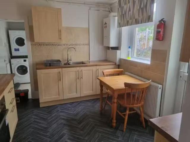 4 bedroom house share for rent in Meadow Street, Treforest, CF37