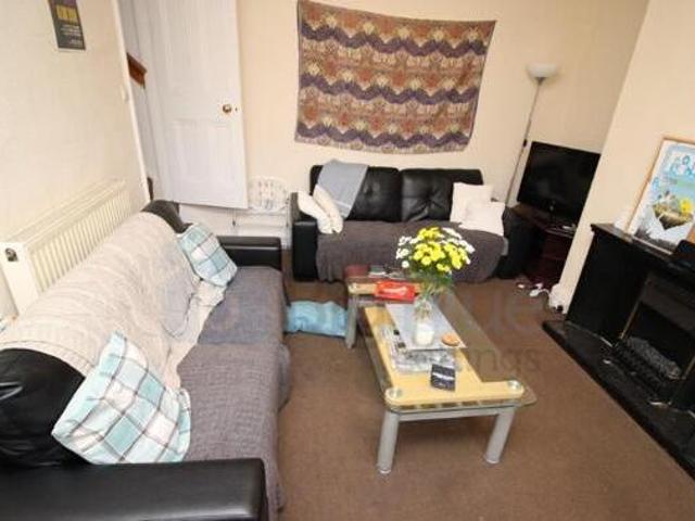 4 Bedroom House Share For Rent In No Deposit! Prime Location