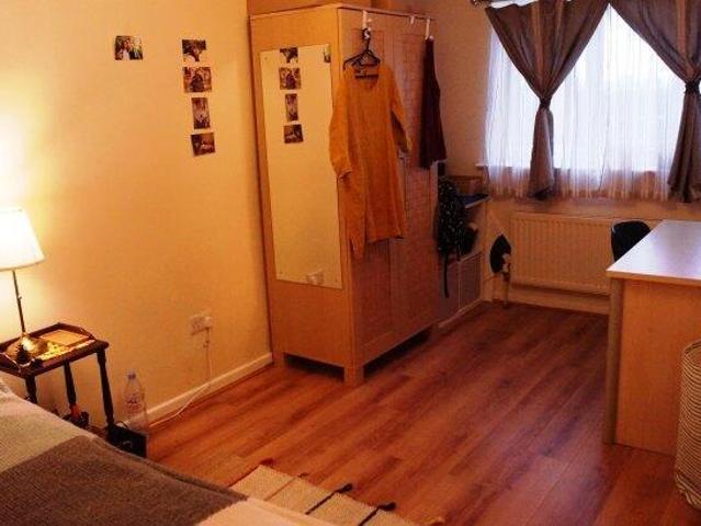 4 bedroom house share for rent in Netherfield Road South, L5