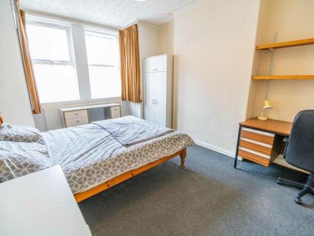 4 bedroom house share for rent in Siward Street, YO10