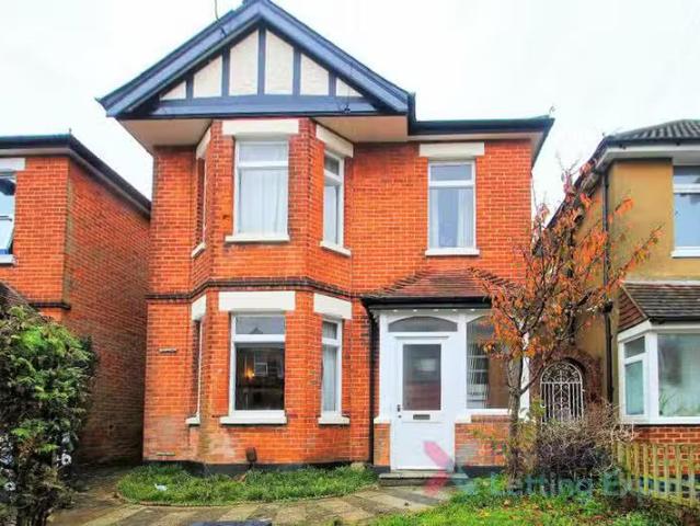 4 bedroom house share for rent in Students! Four Equally Sized.