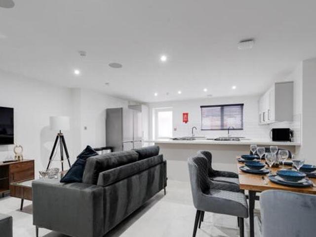 4 Bedroom House Share For Rent In Swansea, Wales