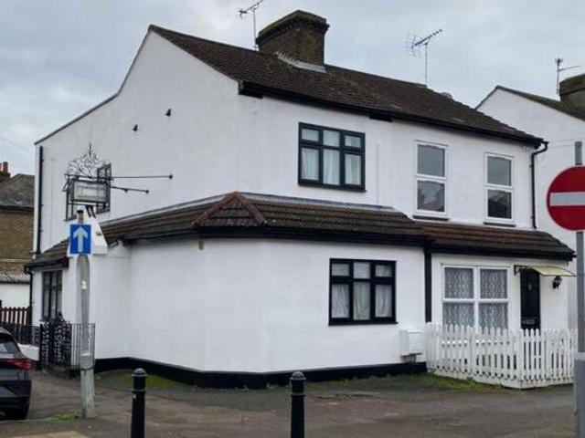 4 bedroom house share for rent in Room 4 70 Park StreetWestcliffOnSeaSS0