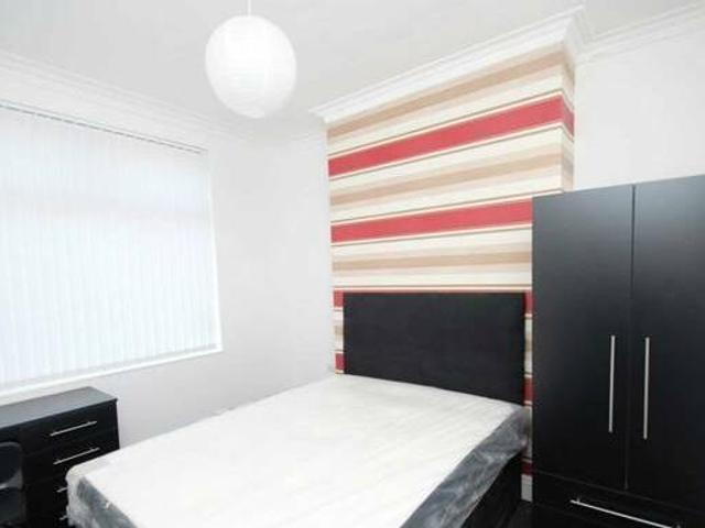 4 bedroom house share for rent in Wedegwood Street Kensington L7