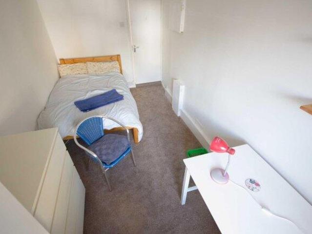 4 bedroom house share for rent in Westerham Close, CT2