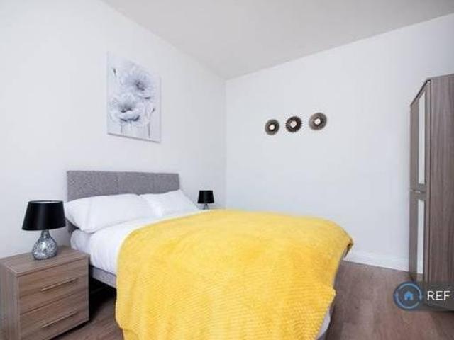 4 bedroom house share for rent in Townsend Road Swinton Manchester M27