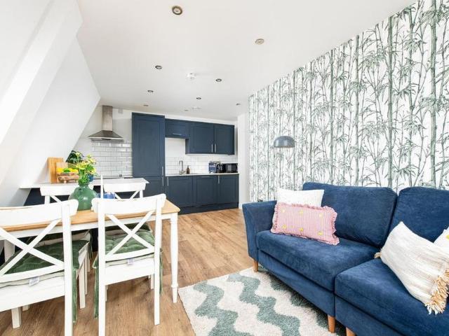 4 bedroom house share to rent