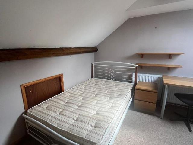 4 bedroom house share to rent