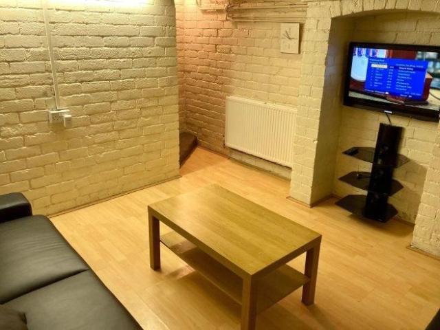 4 bedroom house share to rent