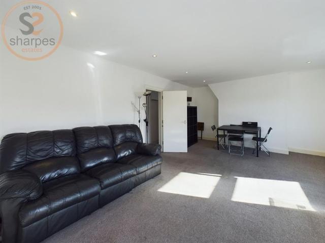 4 bedroom house share to rent