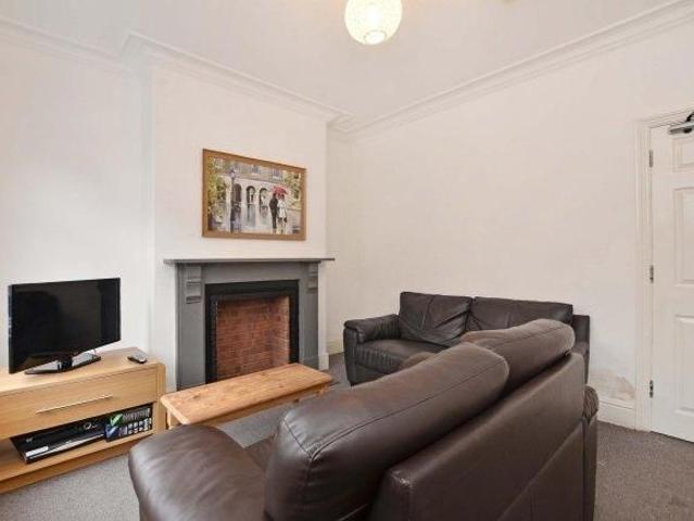 4 bedroom house share to rent