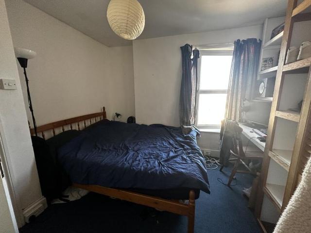 4 bedroom house share to rent