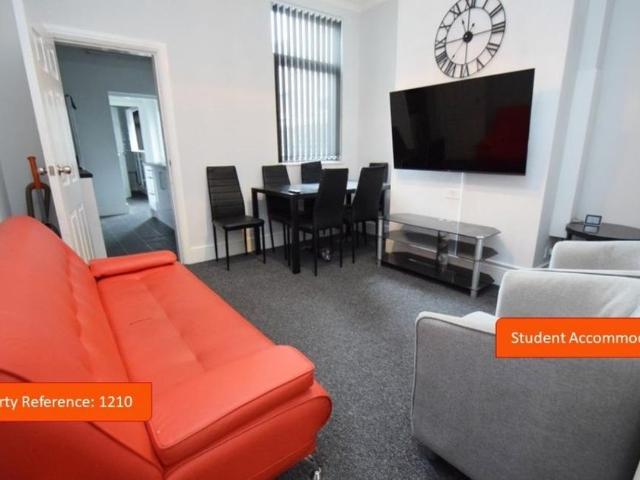 4 bedroom house share to rent