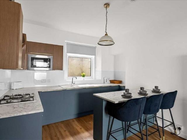 4 bedroom house share to rent