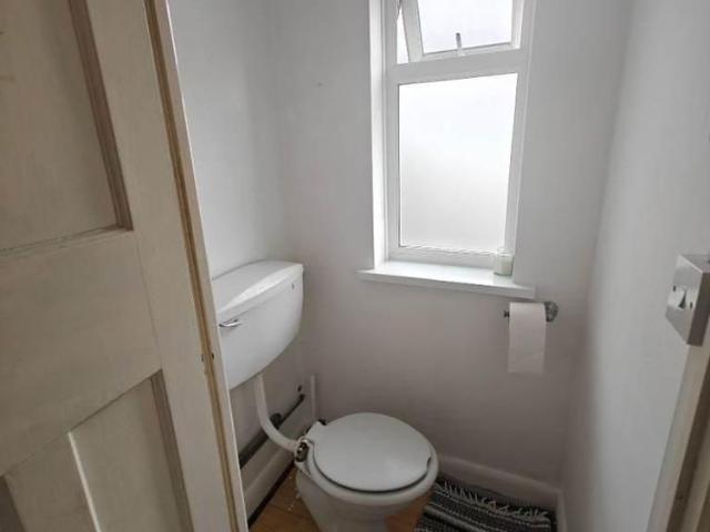 4 bedroom house share to rent