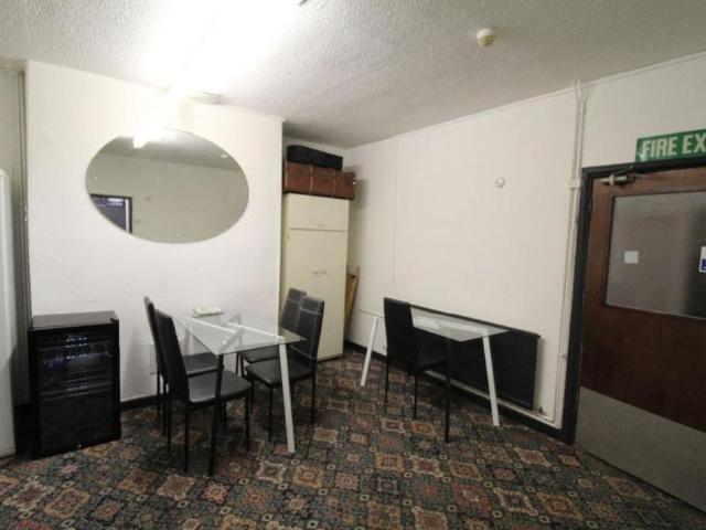 4 bedroom house share to rent