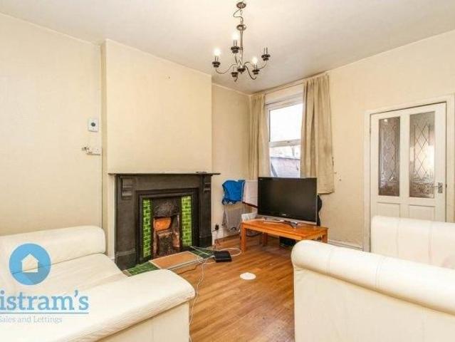 4 bedroom house share to rent