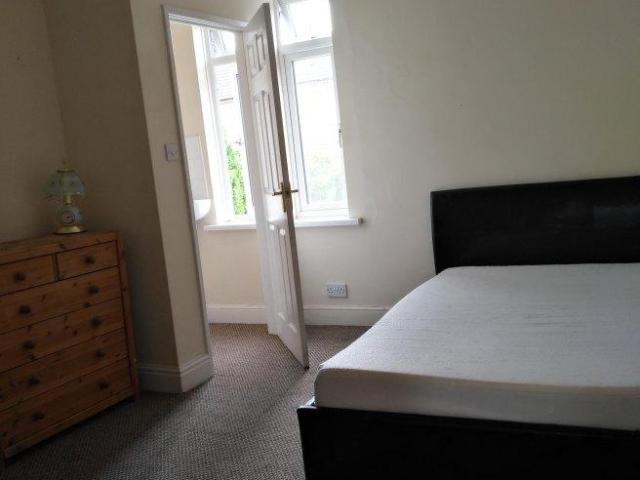 4 bedroom house share to rent