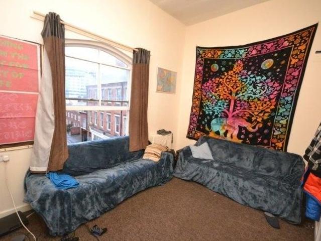 4 bedroom house share to rent