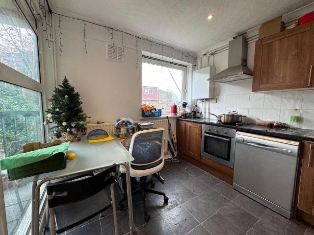 4 bedroom house share to rent