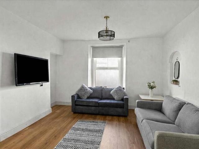 4 bedroom house share to rent