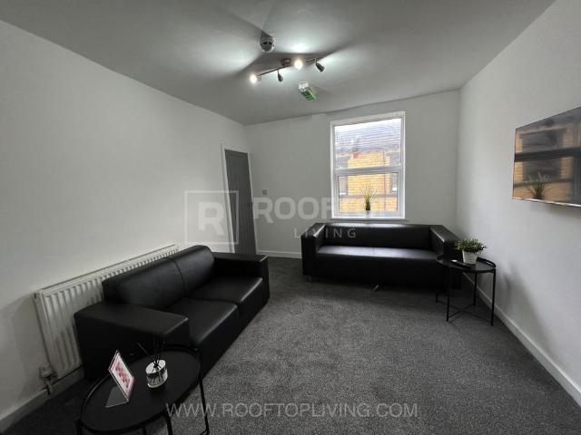 4 bedroom house share to rent
