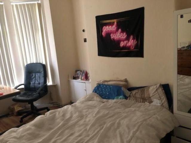4 bedroom house share to rent