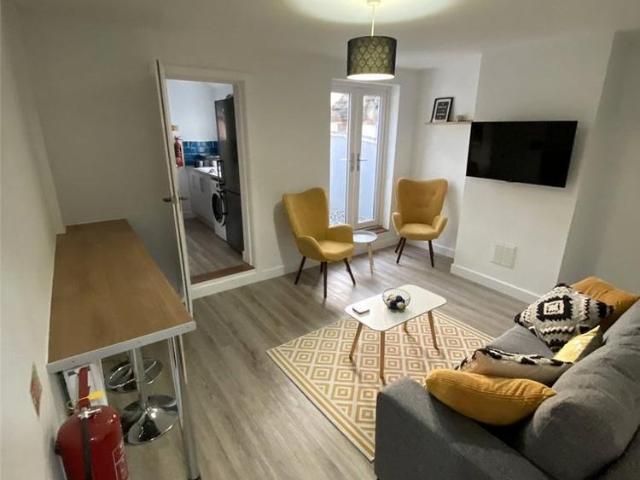 4 bedroom house share to rent