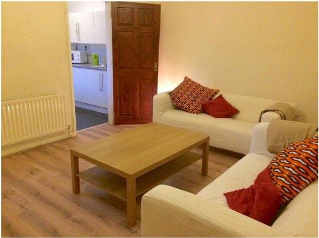 4 bedroom house share to rent